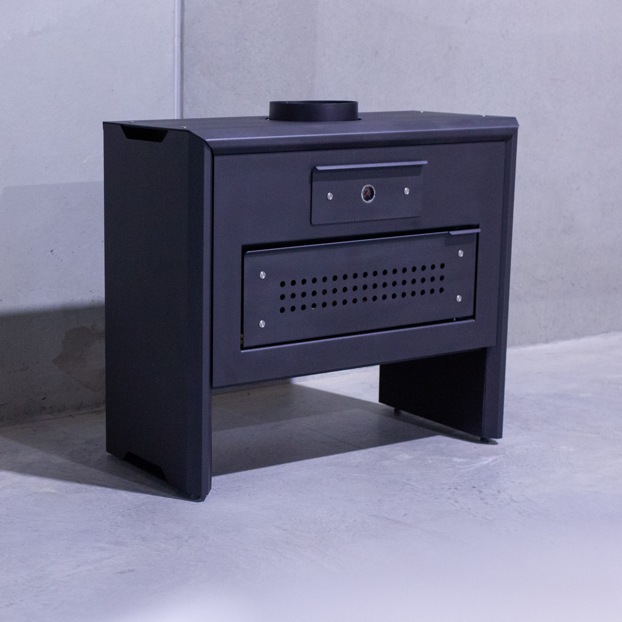 Billy Smoker Iconic Entertainer Open Fire Cooker